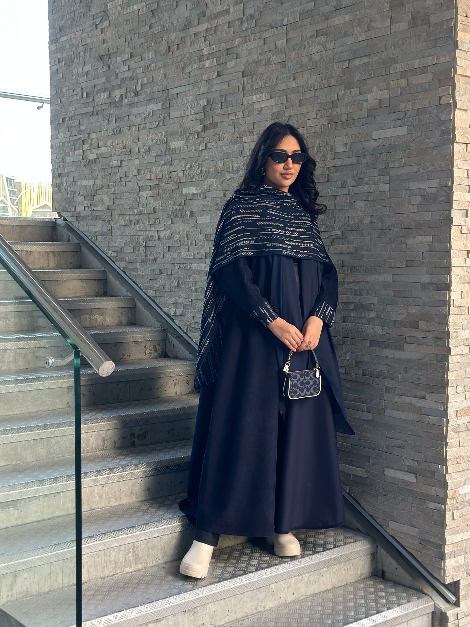 W008 – ELV ABAYA
